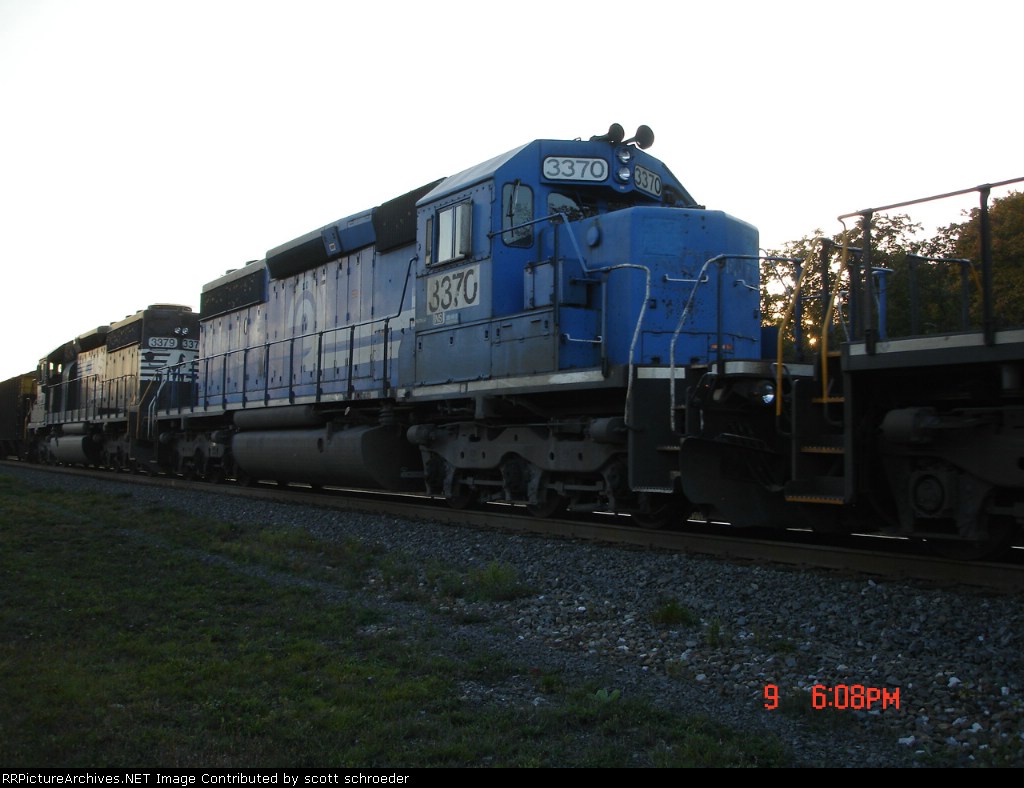 NS 3370 & NS 3379 EB in helper service